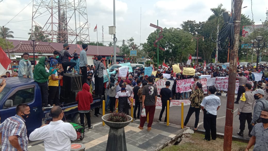 Listrik Sering Padam, Ganaspati Gelar Aksi di Depan Kantor Bupati dan ...